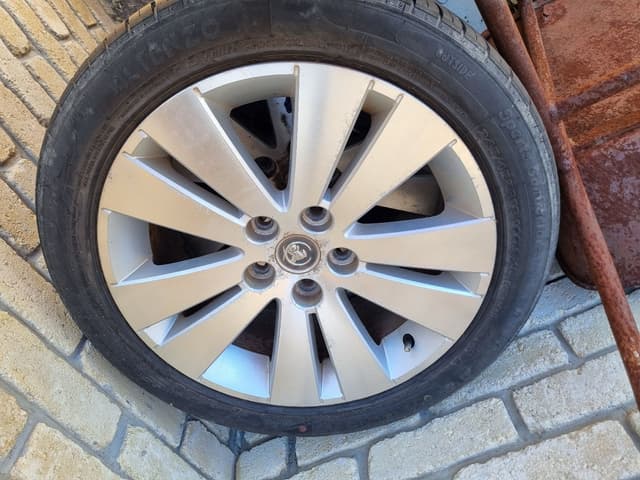 4x 18 Inch Holden commodore alloy rims and tyres | Wheels, Tyres & Rims ...