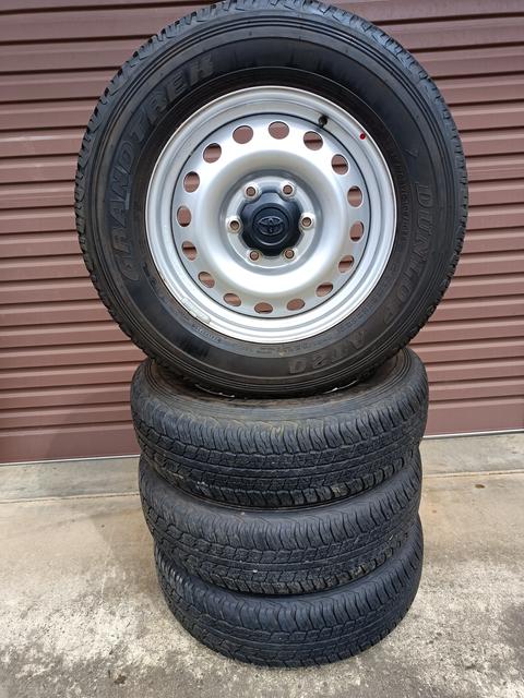 Set of 4 wheels with almost new Dunlop AT20 Grandtrek tyres | Wheels ...