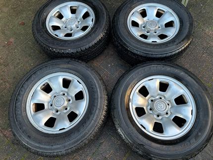 SET OF 4 GENUINE TOYOTA PRADO 120 SERIES 17INCH STEEL WHEELS | Wheels ...