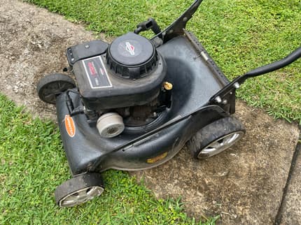 Victa Sprinter Briggs and Stratton 4 Stroke Lawn Mower - Lawn Mowers in ...
