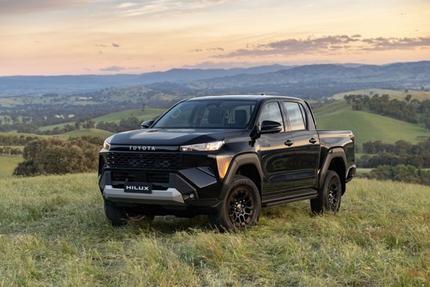 2026 Toyota Hilux SR5 48V GUN227R 4X4 | Cars, Vans & Utes | Gumtree ...